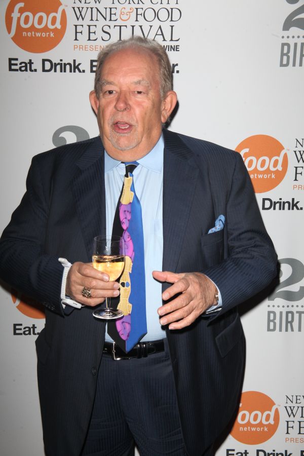 Robin Leach, Host of ‘Lifestyles of the Rich and Famous,’ Dies at 76 ...