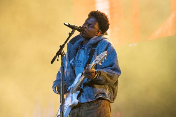 Daniel Caesar Says “I Was Wrong…” For Controversial Comments